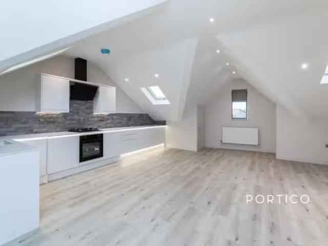 Nice 1 BA 1 bedroom flat for rent in George Lane, London, E18