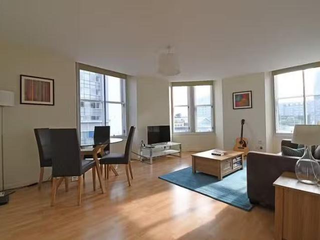 Charming 1 BA 1 bedroom flat for rent in Guild Street, City Ce.