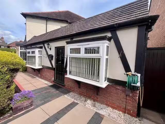 Cheap 1 BA 1 bedroom flat for rent in Hazeloak Road, Shirley.