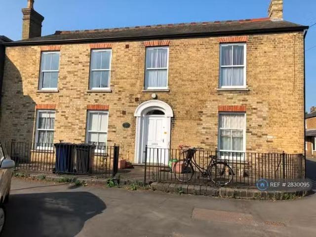 Nice 1 BA 1 bedroom flat for rent in High Street, Cottenham, C.