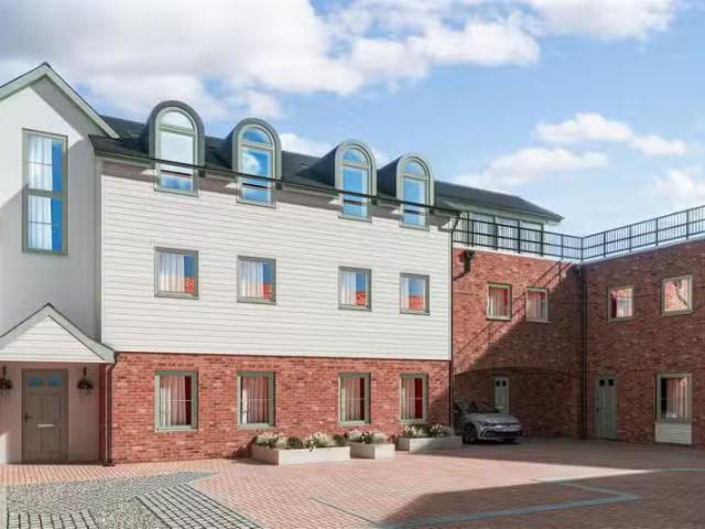 Deal! 1 BA 1 bedroom flat for rent in High Street, Ewell, Epso.