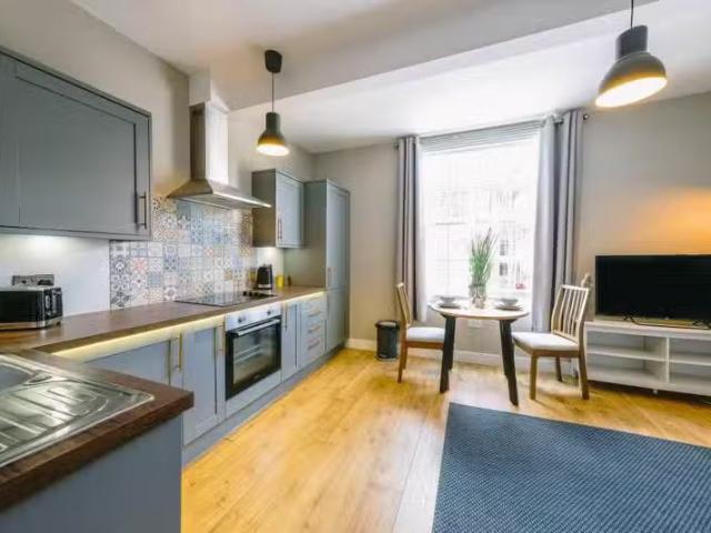 Nice 1 BA 1 bedroom flat for rent in Midland Road, St. Philips.