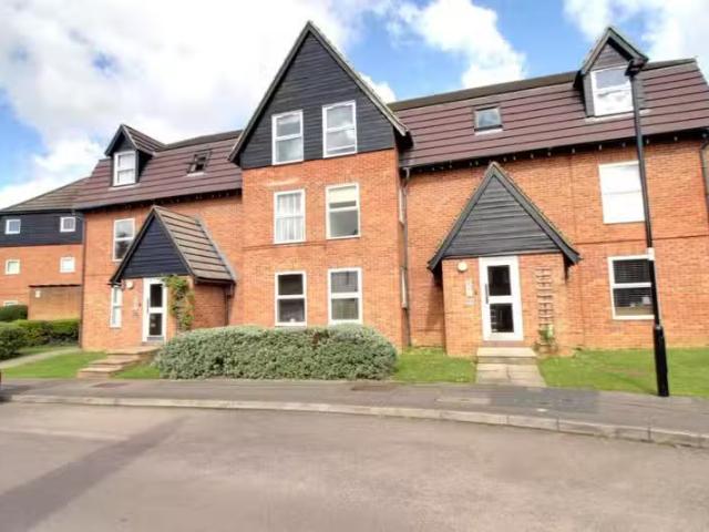 For Rent! 1 BA 1 bedroom flat for rent in Millers Green Close.