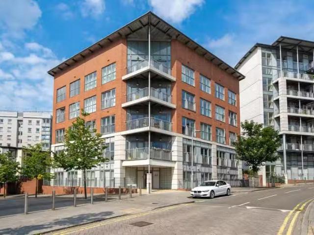 Unique 1 BA 1 bedroom flat for rent in Park Central, 48 Alfred.