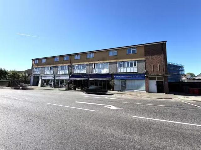 Cheap 1 BA 1 bedroom flat for rent in Southgate Road, Potters.