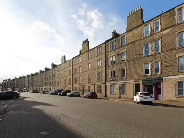 Just in! 1 BA 1 bedroom flat share for rent in 341 Easter Road.