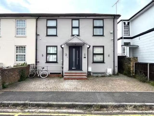 For Rent! 1 BA 1 bedroom house share for rent in Cambrian Grov.