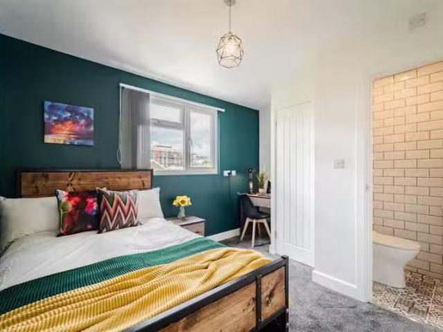 New 1 BA 1 bedroom house share for rent in Charterhouse Road.