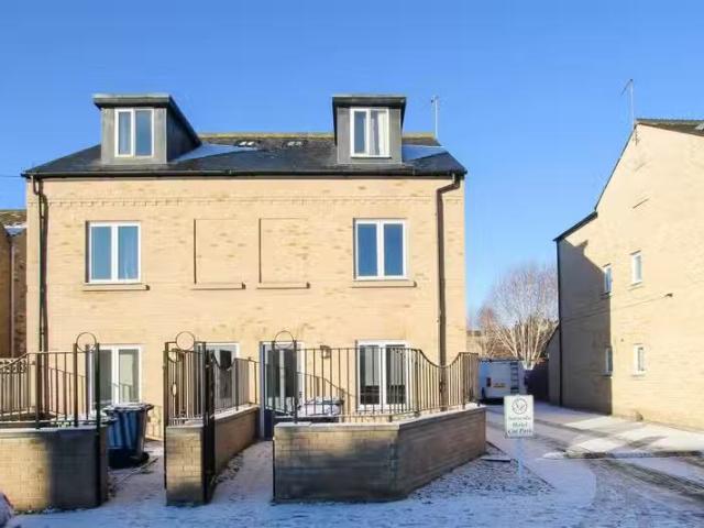 For Rent! 1 BA 1 bedroom house share for rent in Blinco Grove.