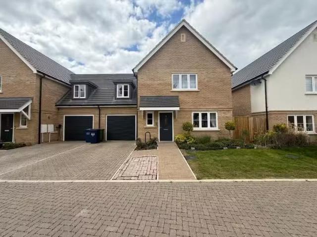 Just in! 1 BA 1 bedroom house share for rent in Howells Way, H.