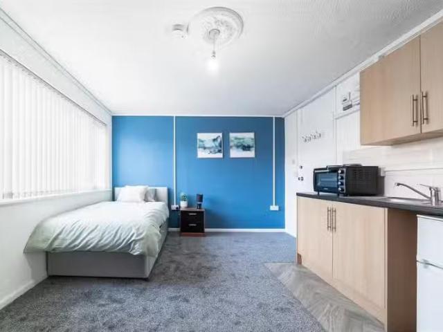 Unique 1 BA 1 bedroom house share for rent in Hazel Close, Bla.