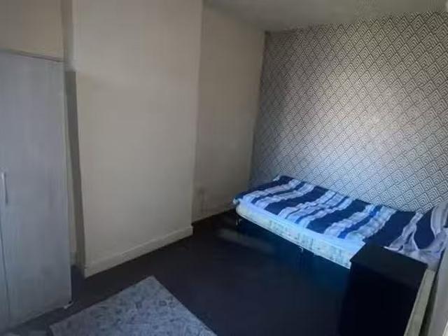 For Rent! 1 BA 1 bedroom house share for rent in Minstead Road.