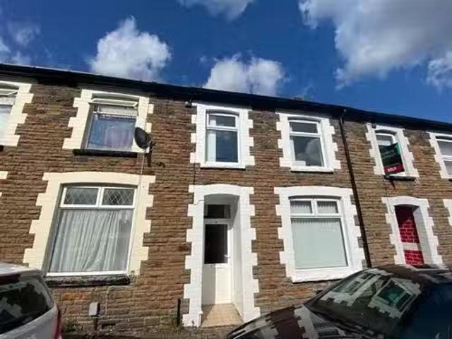 Nice 1 BA 1 bedroom house share for rent in Tower Street, Pont.
