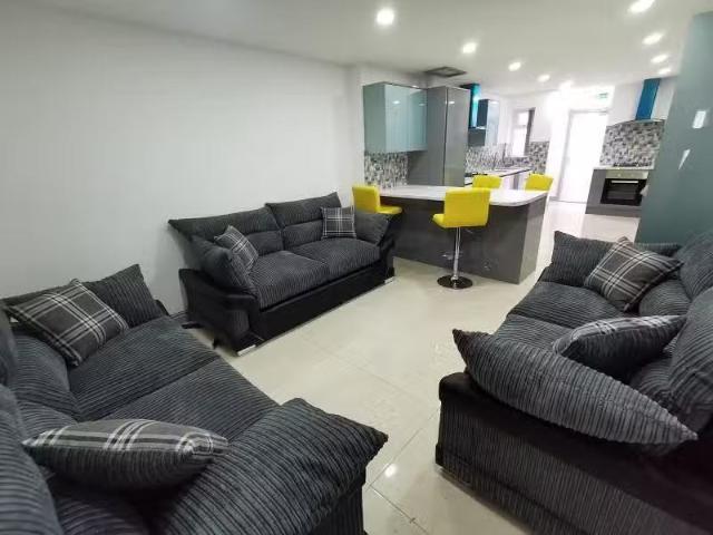Unique 1 BA 1 bedroom terraced house for rent in Alton Road, B.