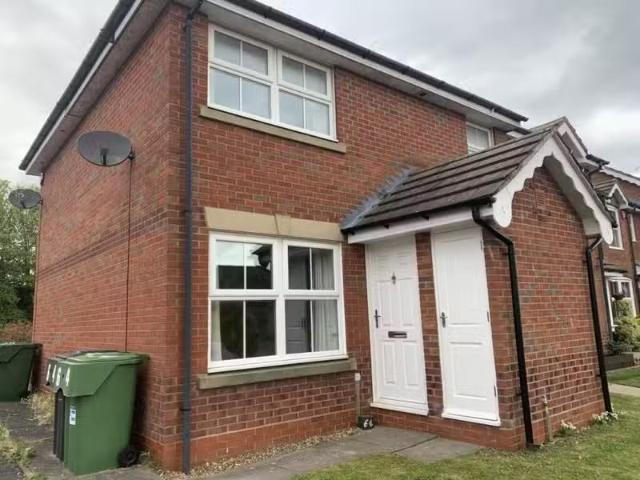 Unique 1 BA 1 bedroom terraced house for rent in Scaife Road.