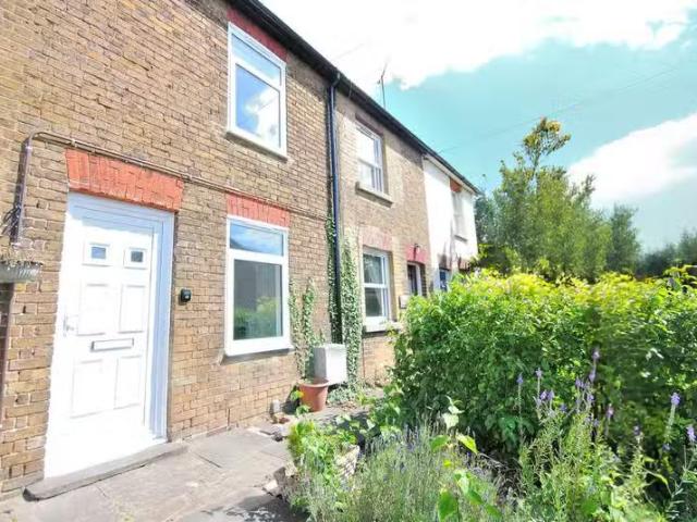 Cheap 1 BA 1 bedroom terraced house for rent in Stansted Road.