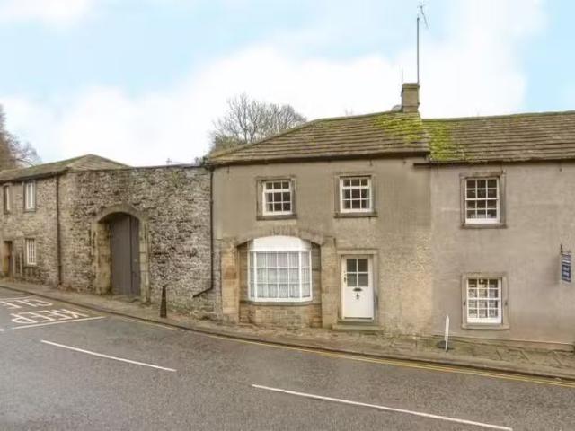 Cozy 1 BA 2 bedroom cottage for rent in The Bailey, Skipton, B.