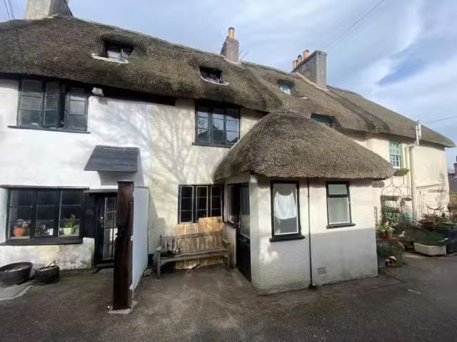 Charming 1 BA 2 bedroom cottage for rent in Hermitage Cottage.