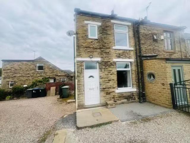 Rental! 1 BA 2 bedroom cottage for rent in Knowle Lane, Wyke.