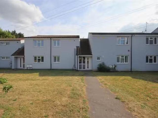 Unique 1 BA 2 bedroom apartment for rent in Musgrave Way, Fen.