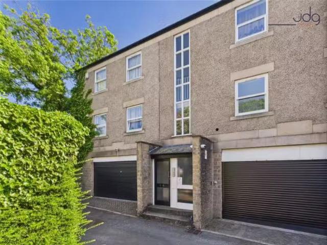 Cheap 1 BA 2 bedroom apartment for rent in Applications Closed.