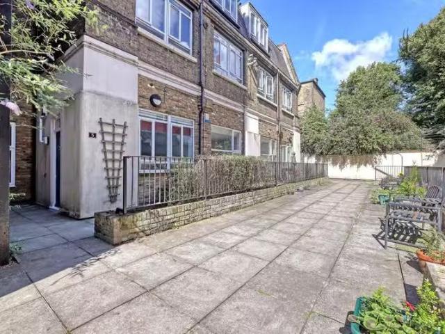 Unique 1 BA 2 bedroom apartment for rent in Bow Road, Bow E3