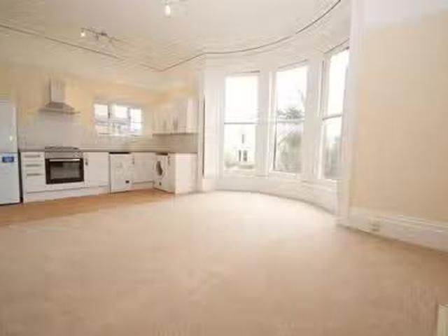 Just in! 1 BA 2 bedroom apartment for rent in Cotham Grove, GF.