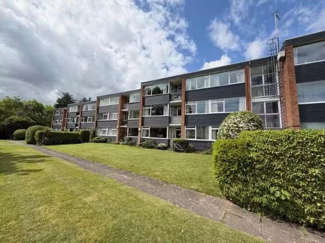 Cozy 1 BA 2 bedroom apartment for rent in Darley Mead Court, S.