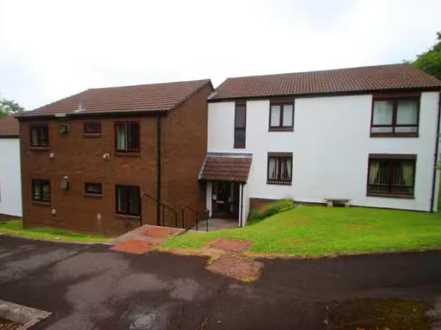 For Rent! 1 BA 2 bedroom apartment for rent in Devonshire Driv.