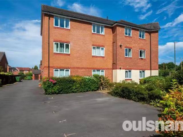 Charming 1 BA 2 bedroom apartment for rent in Garrington Road.