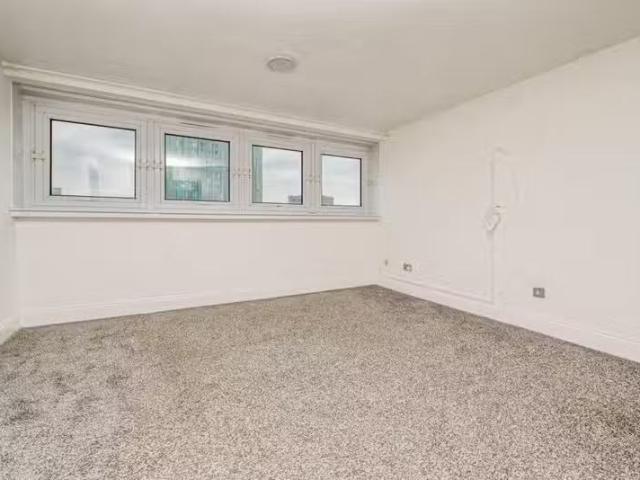 Unique 1 BA 2 bedroom apartment for rent in Holloway Head, BIR.