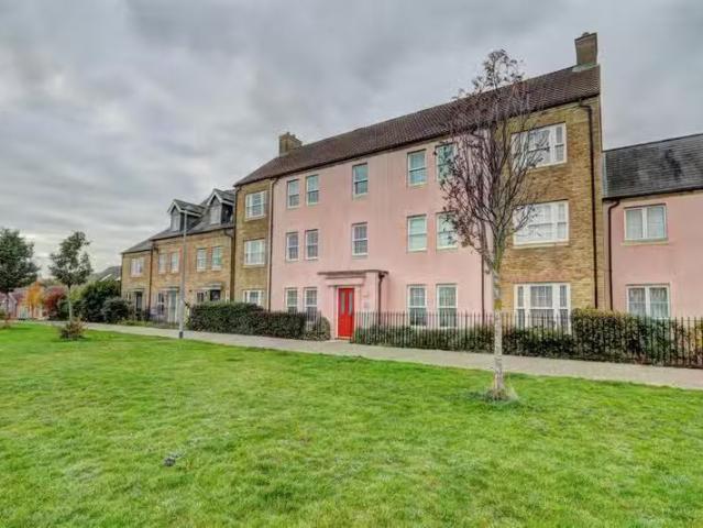Unique 1 BA 2 bedroom apartment for rent in Kings Avenue, Ely.