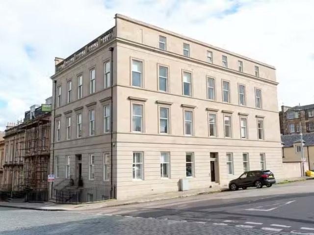 New 1 BA 2 bedroom apartment for rent in Lynedoch Terrace, Par.