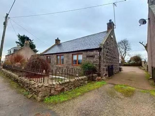 Deal! 1 BA 2 bedroom bungalow for rent in Auchreddie Road East.