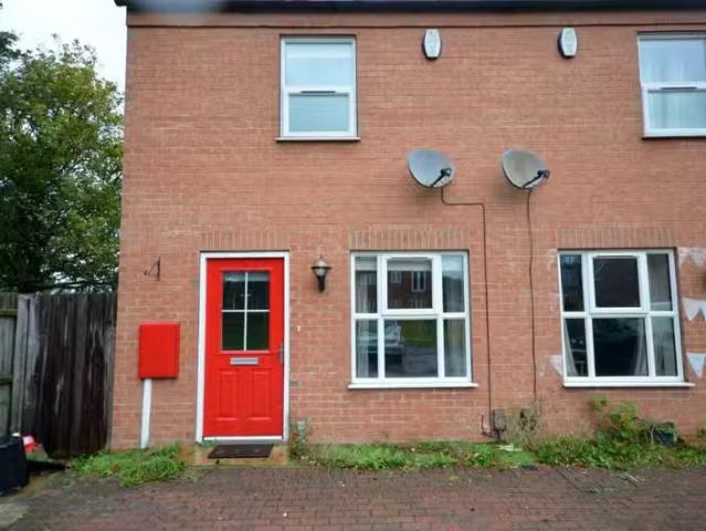 Cheap 1 BA 2 bedroom end of terrace house for rent in Danes Cl.