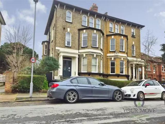 Charming 1 BA 2 bedroom Flat to rent, Grove Road, Surbiton, KT.