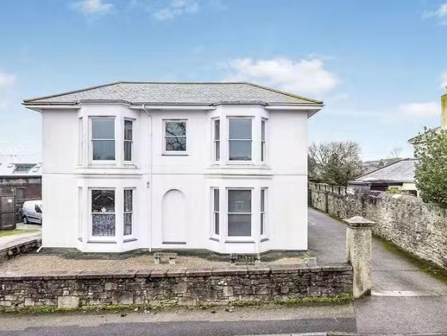 Unique 1 BA 2 bedroom Flat to rent, Trevu Road, Camborne, TR14.