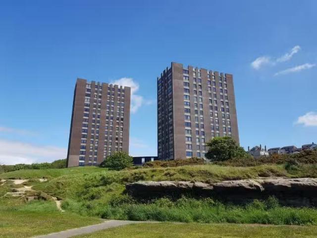 Cozy 1 BA 2 bedroom flat for rent in The Cliff, New Brighton.