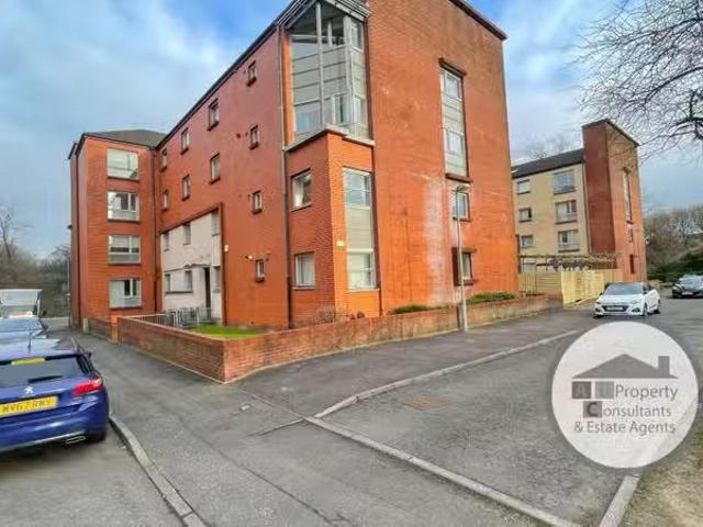 Nice 1 BA 2 bedroom flat for rent in Tollcross Park View, Toll.