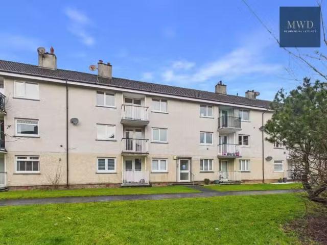 Rental! 1 BA 2 bedroom flat for rent in Aikman Place, Calderwo.