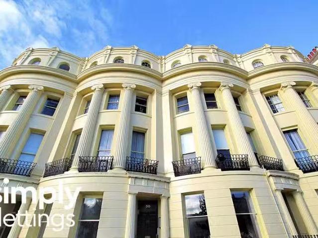 Nice 1 BA 2 bedroom flat for rent in Brunswick Square, Hove, BN3