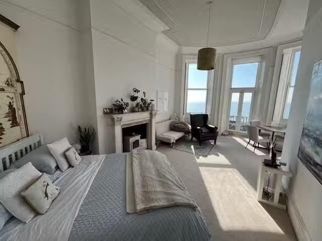 Unique 1 BA 2 bedroom flat for rent in Clarendon Terrace, Brig.