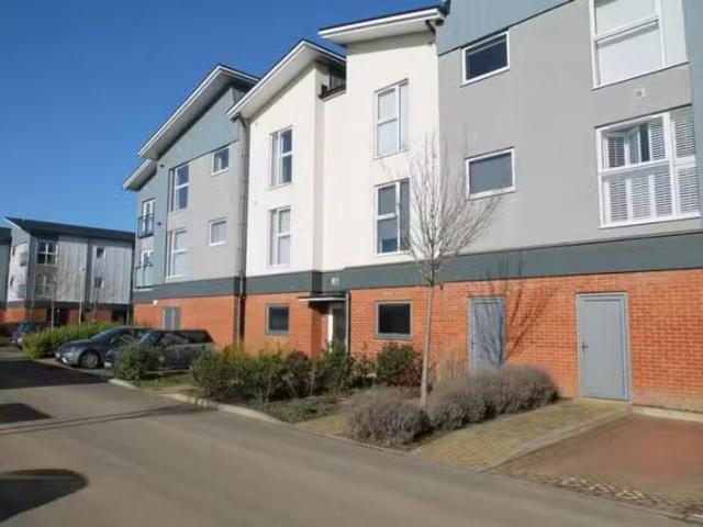 Unique 1 BA 2 bedroom flat for rent in Defiant Close Hawkinge.