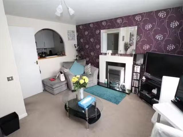 Unique 1 BA 2 bedroom flat for rent in Ellan Hay Road, Bradley.