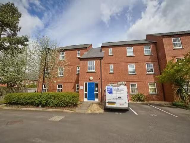 Deal! 1 BA 2 bedroom flat for rent in Factory Road, Hinckley.