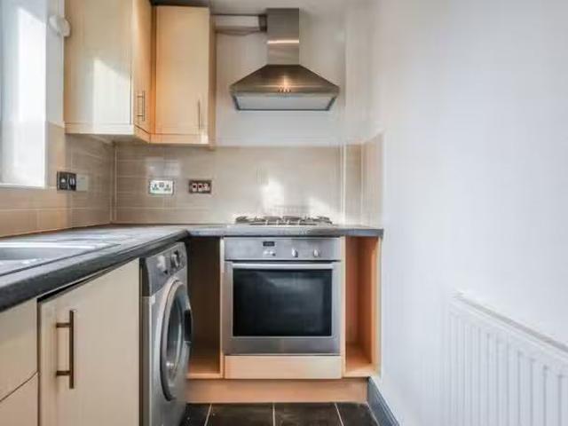 For Rent! 1 BA 2 bedroom flat for rent in Foster Way, Edgbasto.