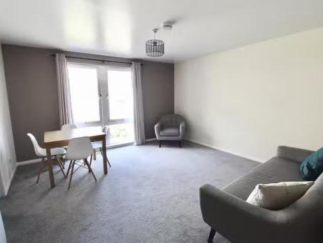 Unique 1 BA 2 bedroom flat for rent in Glendale Mews, First Fl.