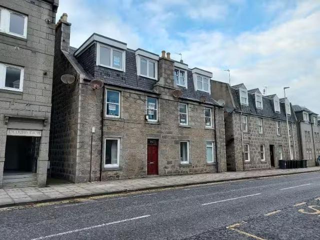 Unique 1 BA 2 bedroom flat for rent in Great Western Road, Man.