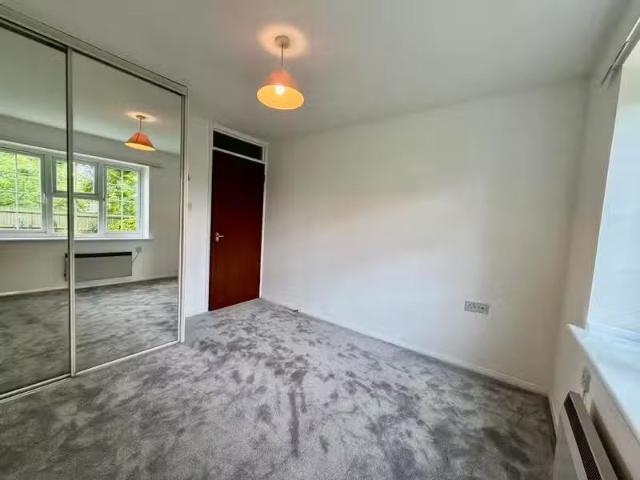 Unique 1 BA 2 bedroom flat for rent in Guessens Court, Welwyn.
