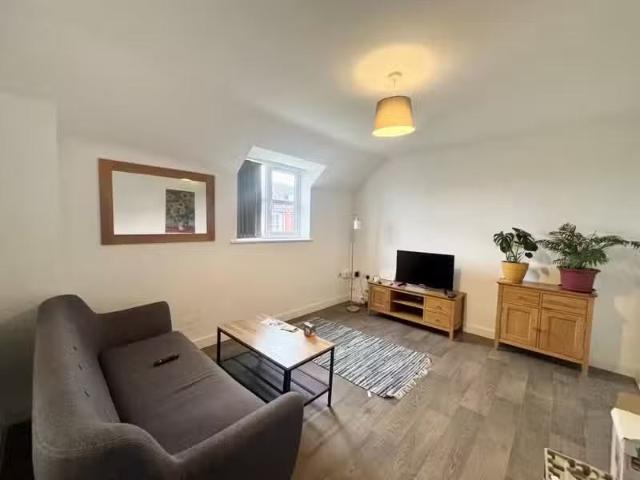 Just in! 1 BA 2 bedroom flat for rent in Heroes Drive, B29